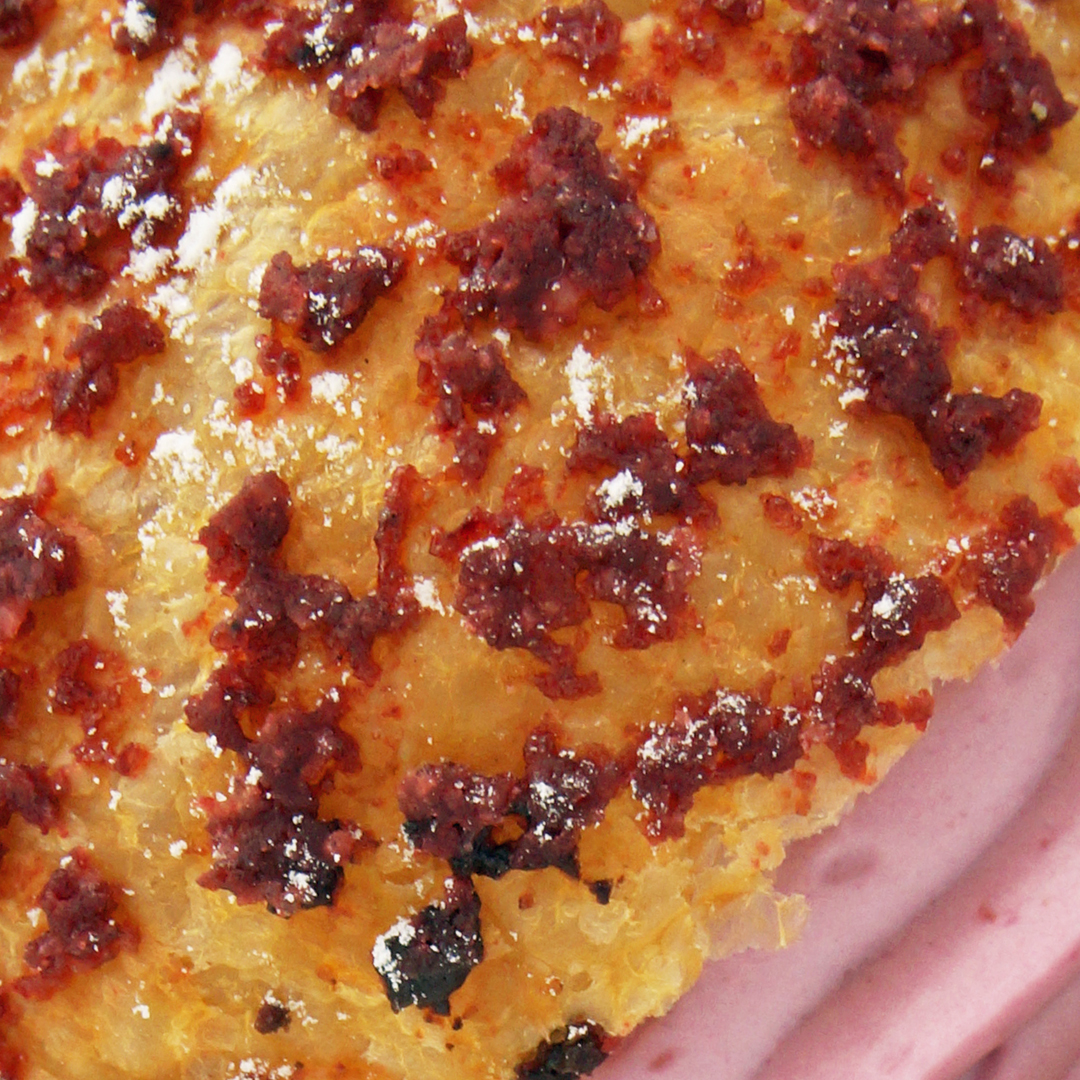 Chou aux Fruits Rouges par Broken Biscuits - LE TRIBUNAL DES GÂTEAUX